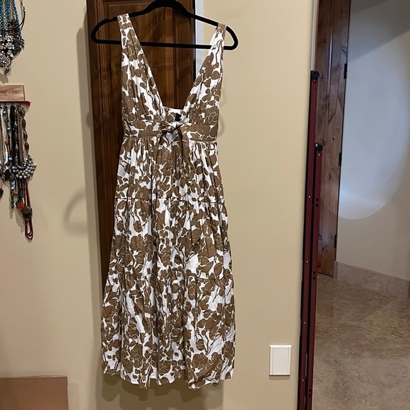 Aakaa | Dresses | Beautiful Floral Aaka Brand Dress Plunging Neckline ...